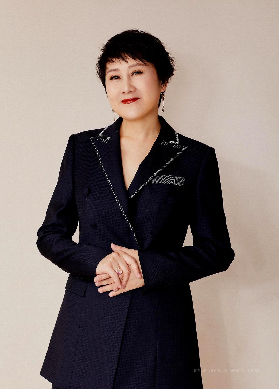 They are called old actors but have no acting skills. It is so ironic ...