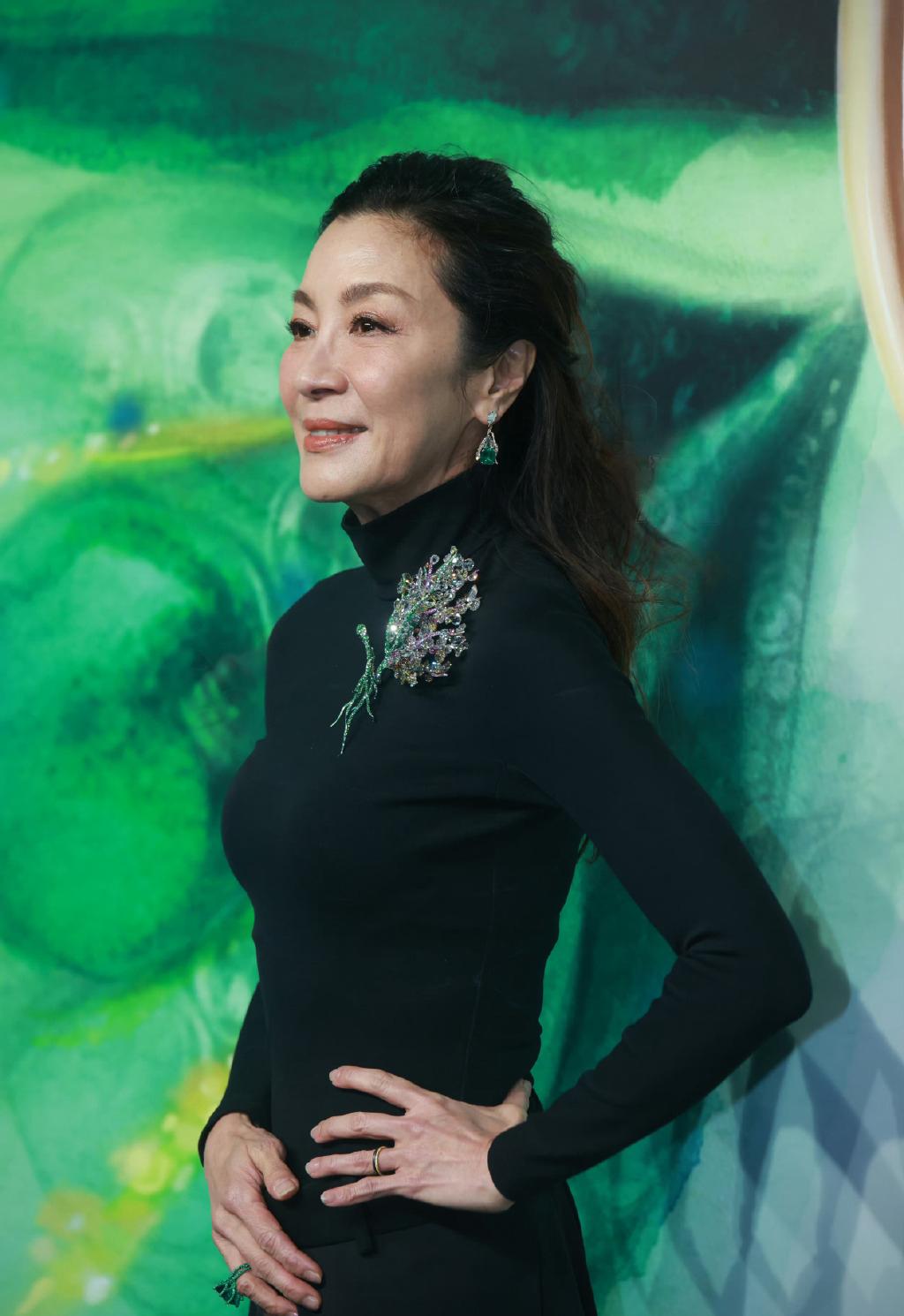 Ni Ni, Zeng Li and Michelle Yeoh are in the same frame, one is full of ...