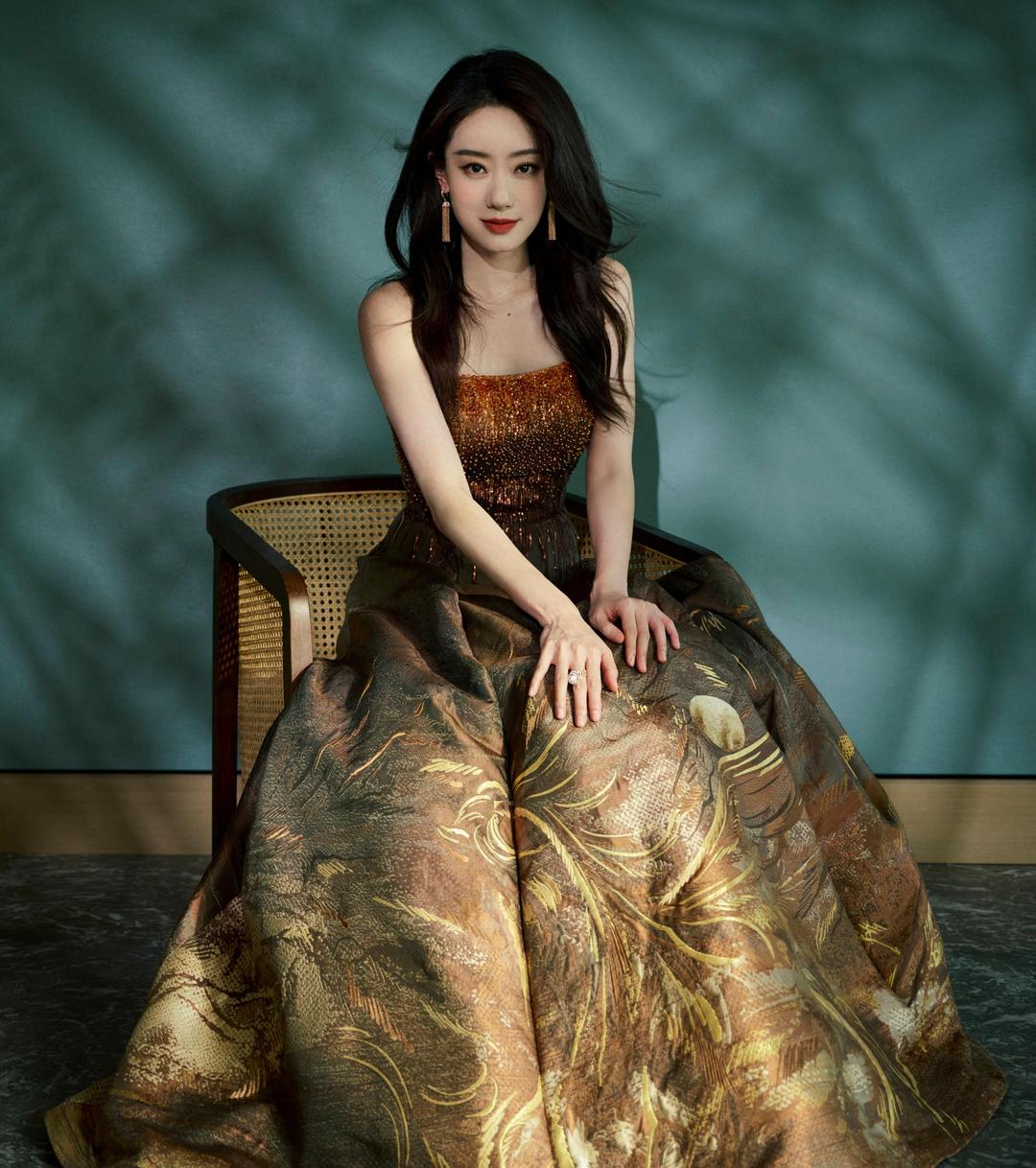 The aesthetics of the Mid-Autumn Festival Gala are stunning! Yang Mi's ...