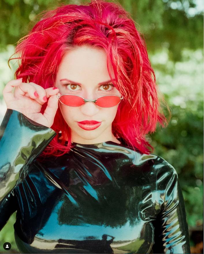 Bianca Beauchamp, a top actress with an alternative personality in the ...