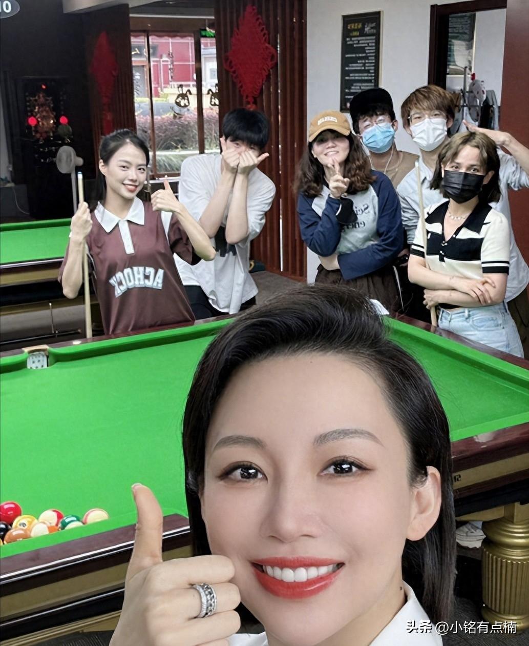 The 41-year-old "Queen of Nine Balls" Pan Xiaoting was revealed to be in a new relationship, and ...