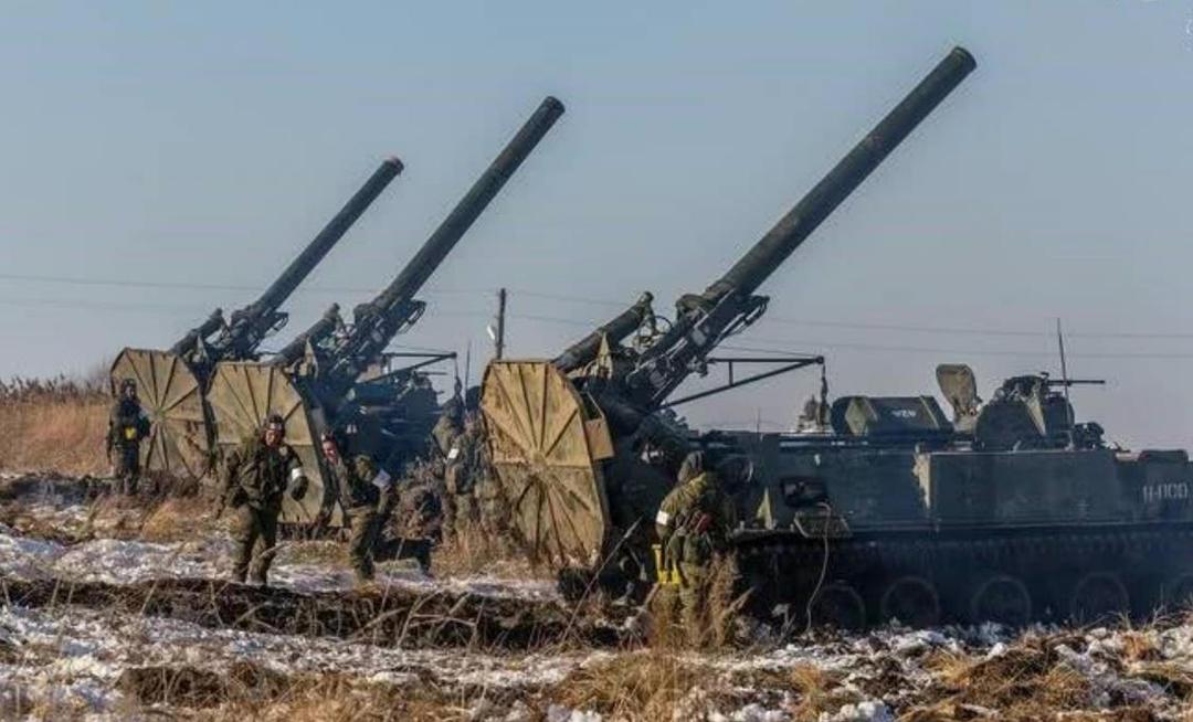 The ace of the Russian artillery, the laser-guided shell of the 2S4 ...