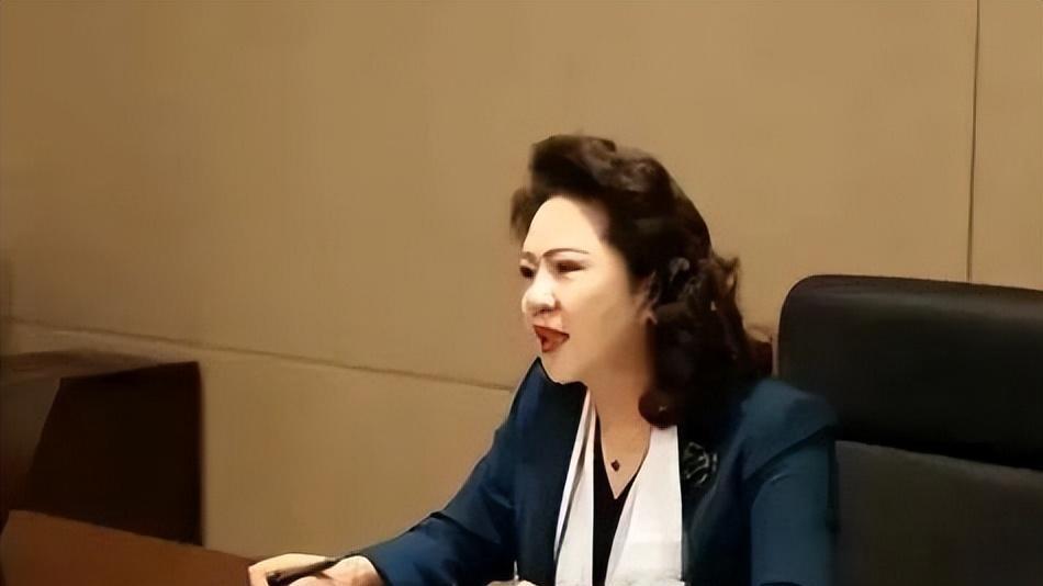 Li Shaoli: From socialite to street fashion, her amazing transformation ...