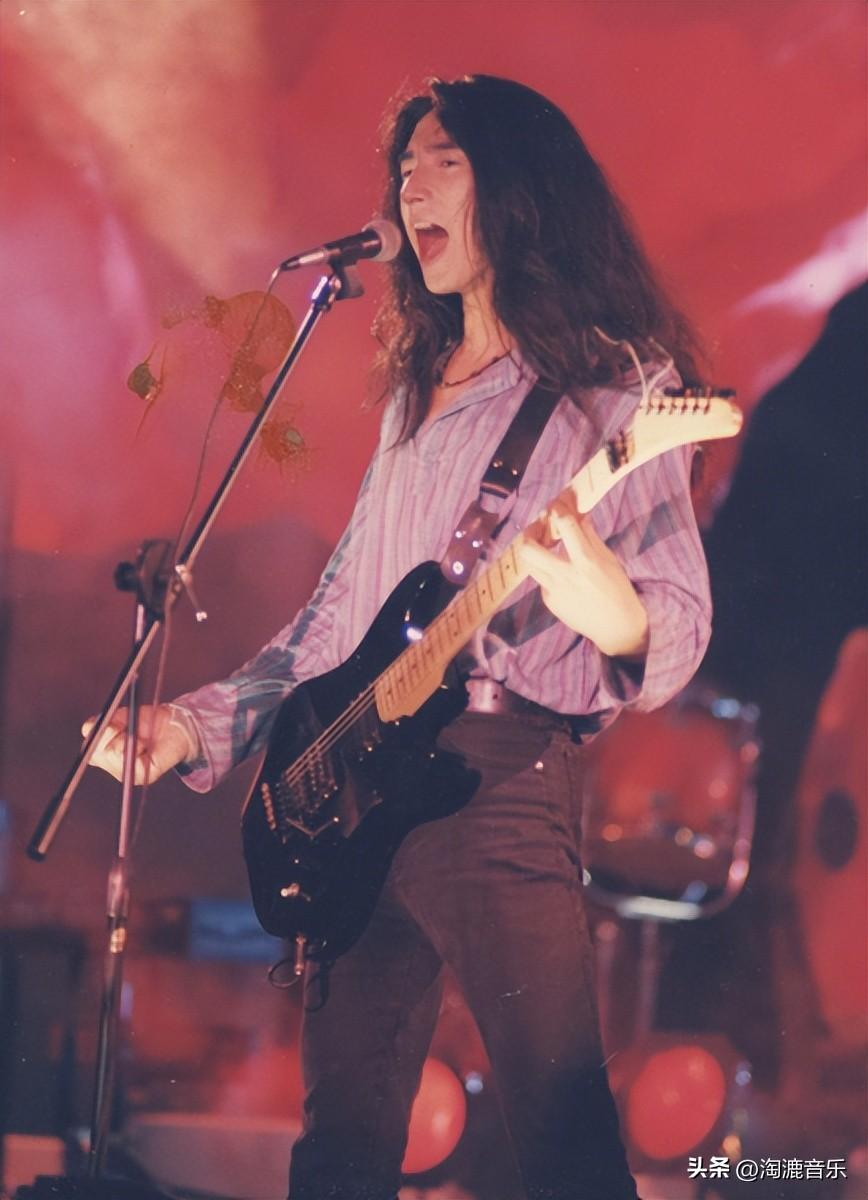 The number one singer in rock music, who became a god with one song ...