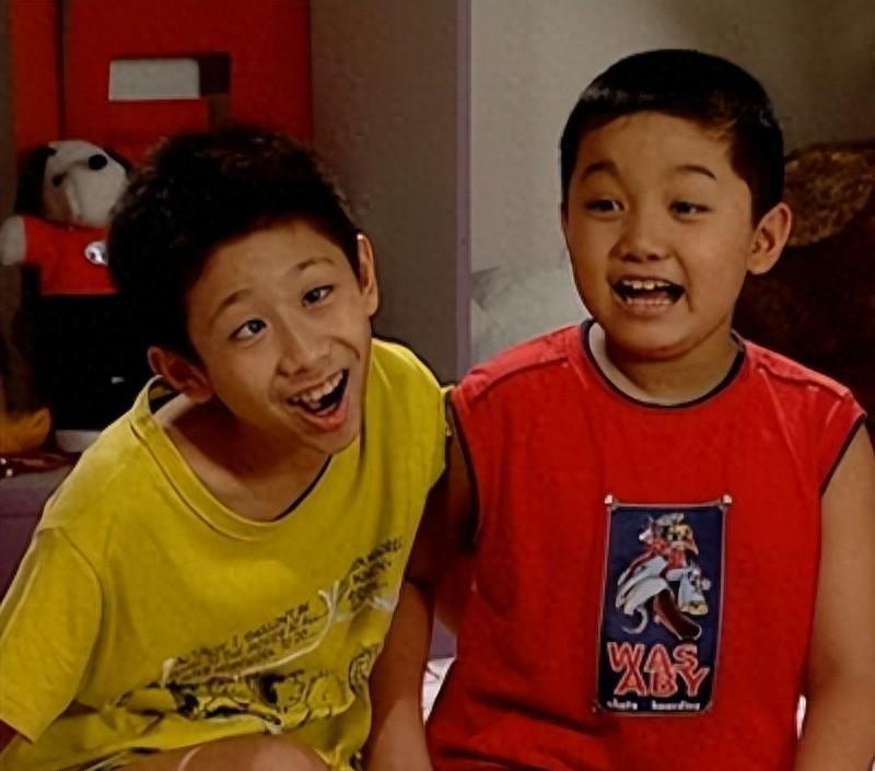 Even a three-year-old child can see the gang-crossing scene in "Family ...