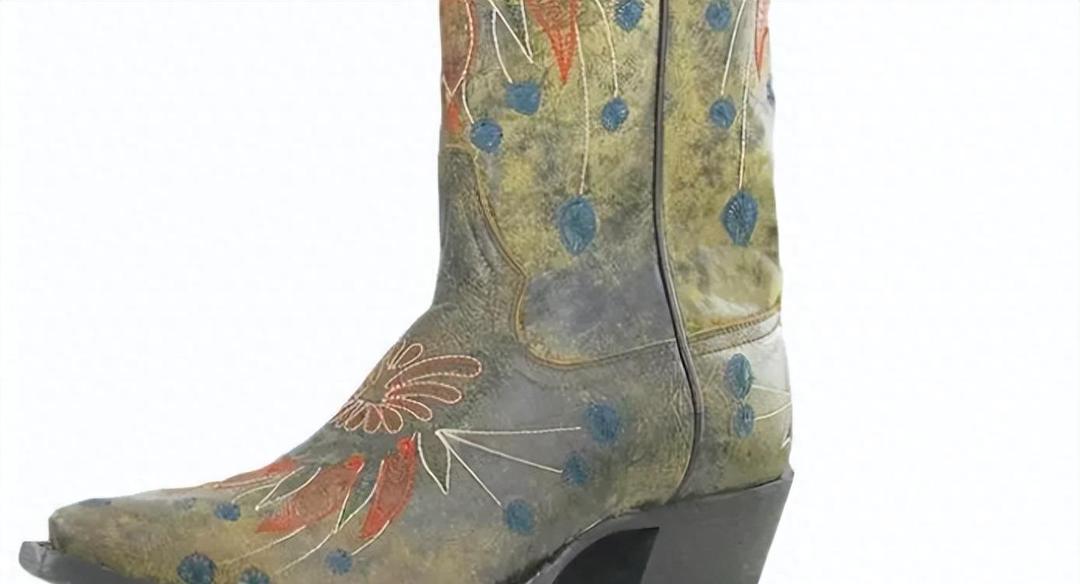 During the Mamluk Sultanate period, the evolution of boots design reflected regional differences ...