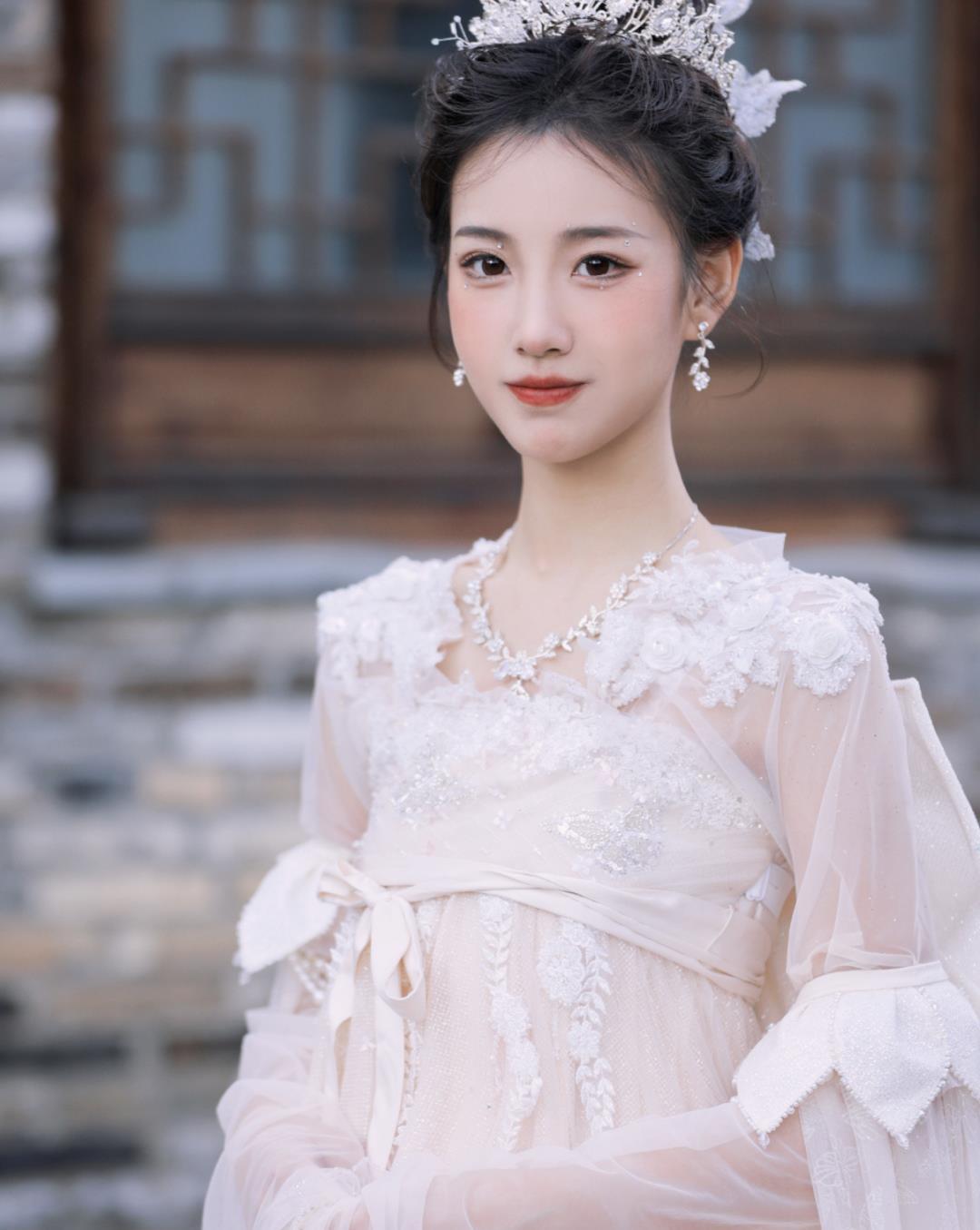 Yaoyin: The Musical Journey of the Chinese Goddess Huang Yuyao - iMedia