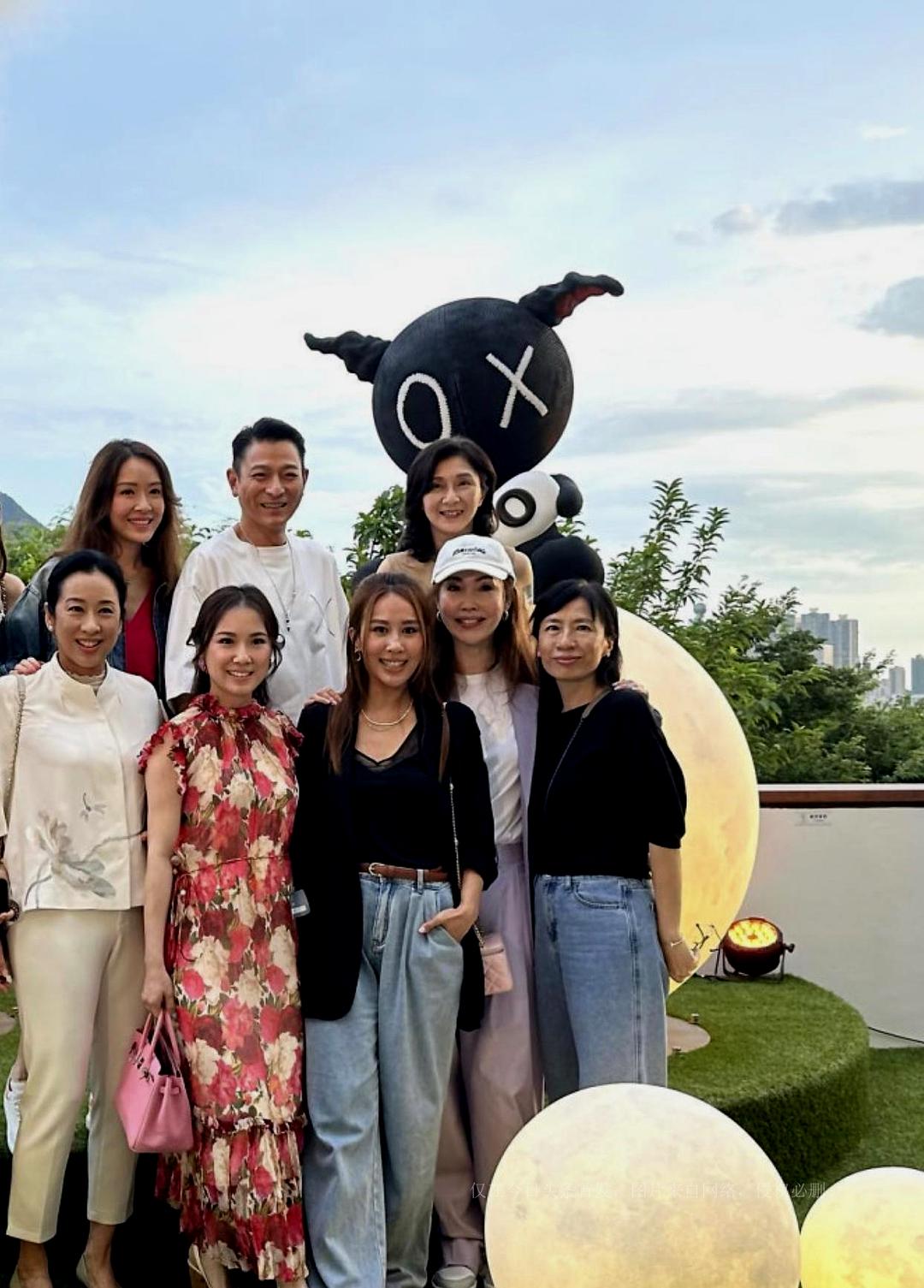 Andy Lau holds an exhibition and is attended by celebrities. 91-year ...