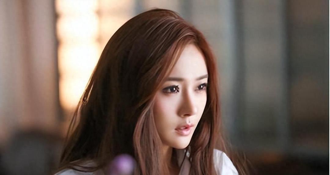 Do you still remember Chen Bing who sang Midsummer Light Years in "The Voice"? Now the big melon ...