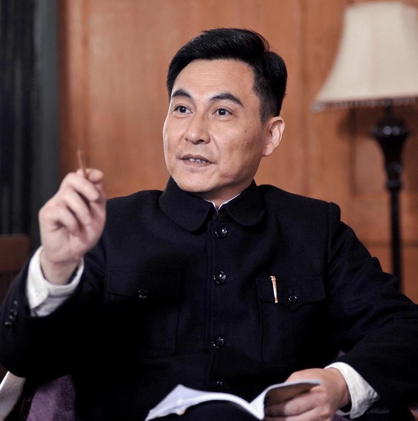 He was a famous actor who lost his parents and wife one after another ...