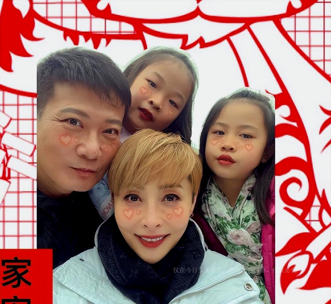 Tang Yingying and Qian Jiale rarely took a photo of a family of four ...