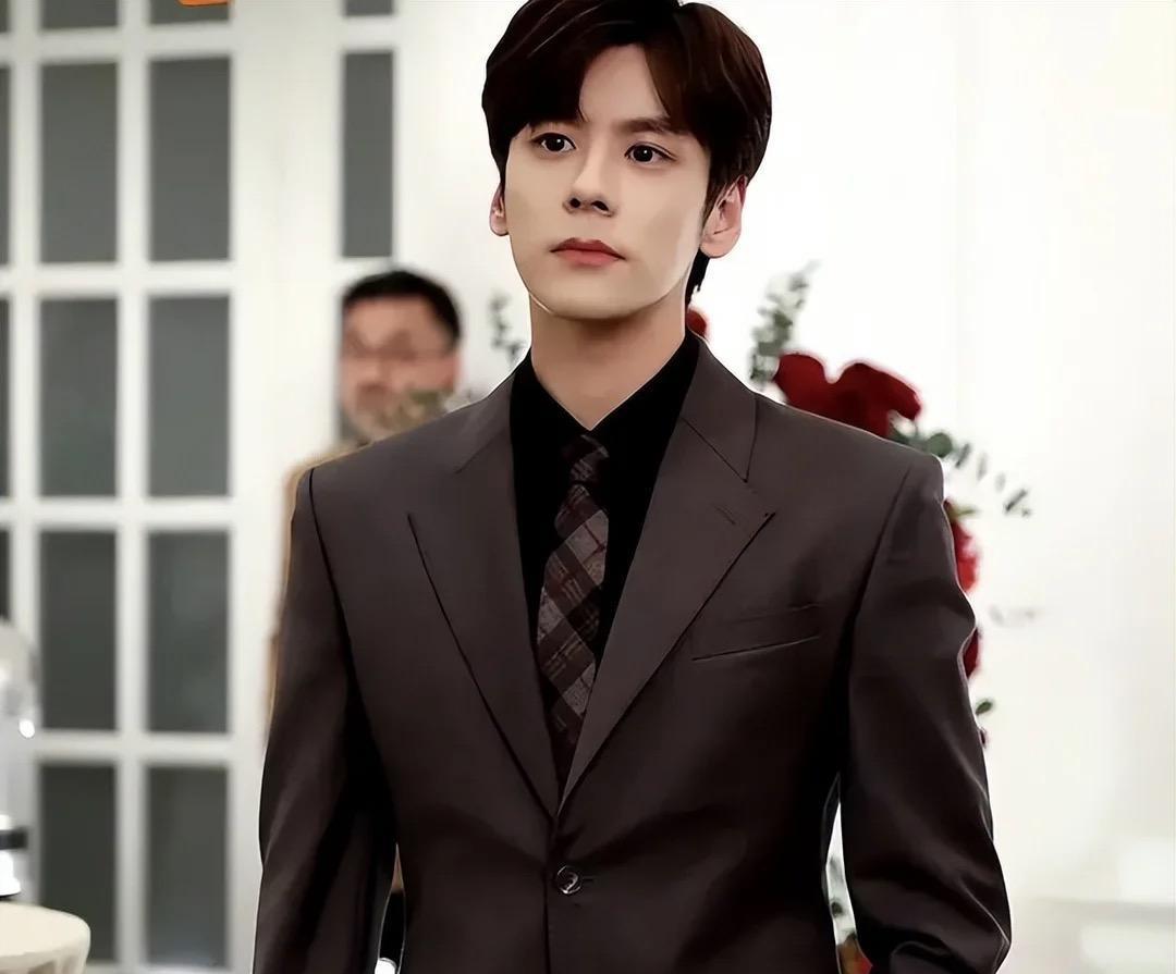 4 dramas were aired in 1 year. Wei Zheming's handsome image has attracted fans, and there are 3 ...