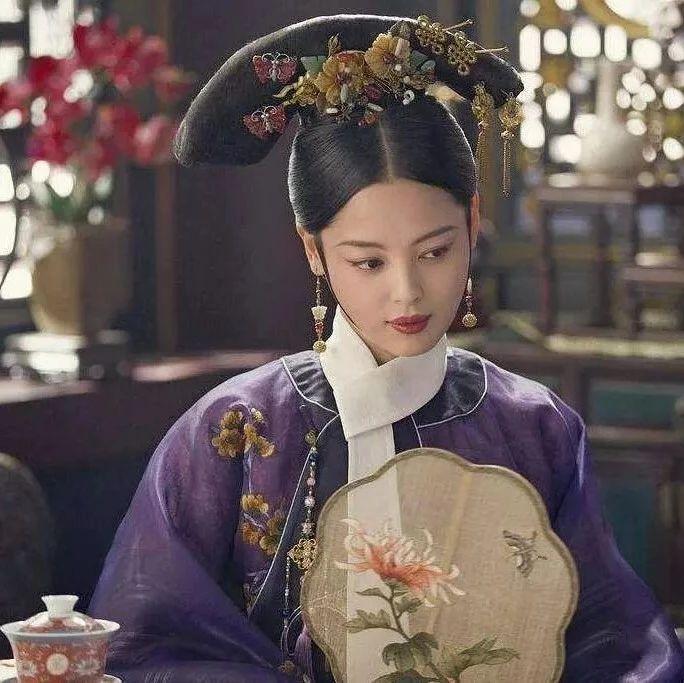 He is the son of Jin Yuyan, who was very favored when he was a child ...