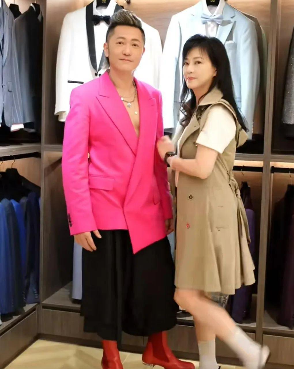 Grasshopper Su Zhiwei opens a suit shop, and stars support him, but Cai ...