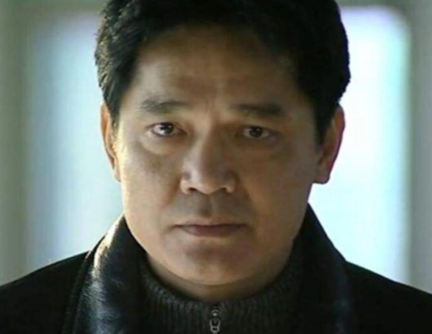 Shen Junyi's emotional legend: performing the stage of life, but who was lost on the emotional ...