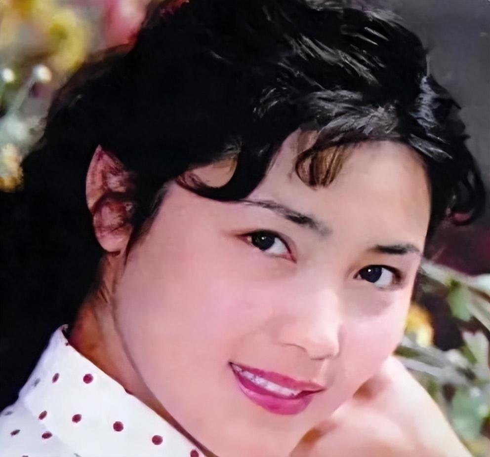 Actor Li Xiaoyan: Married to Zhang Jinling's ex-husband, now her ...