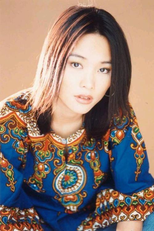 With a song as famous as Faye Wong, he was tortured into mental illness ...