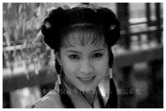 Actor Hu Xiaoting: Her mother was paralyzed and her father was ...