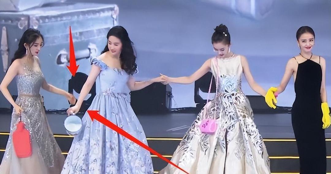 35-year-old Liu Yifei and 36-year-old Yang Mi stand together. The ...