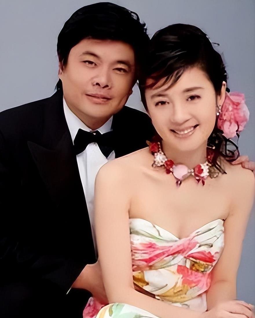 Rich man falls in love with former CCTV female host! Divorced after a ...