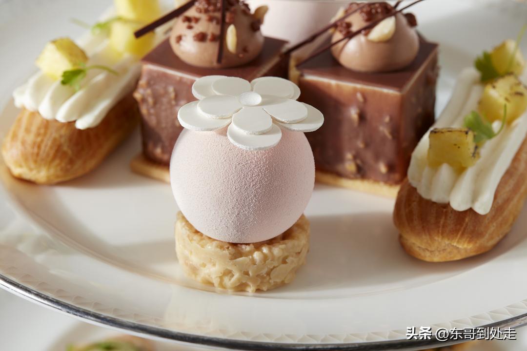 Peninsula Classic Afternoon Tea is a model of heritage and elegance ...