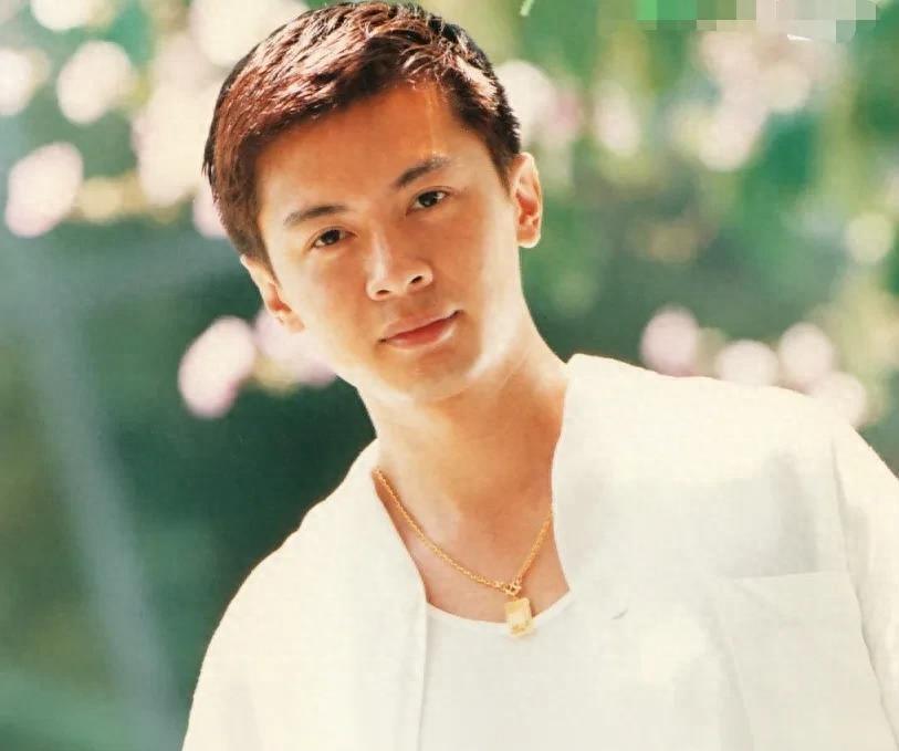 He also plays Zhuo Yihang, and compares Leslie Cheung, Huang Xiaoming ...