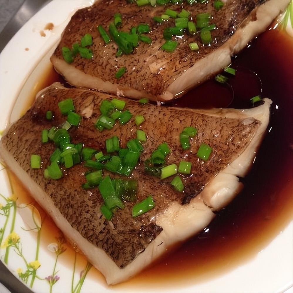 Steamed flounder made with bean paste, the recipe is very simple, the ...