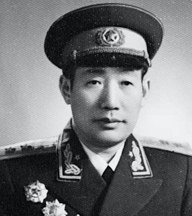 Xu Shiyou smiled and asked the new political commissar Du Ping: You can ...