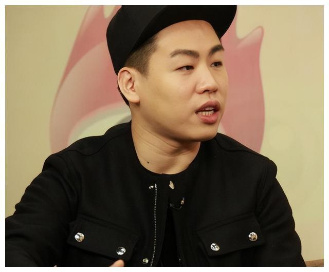 Hu Yanbin, who broke up with Zheng Shuang eight years ago, has already ...