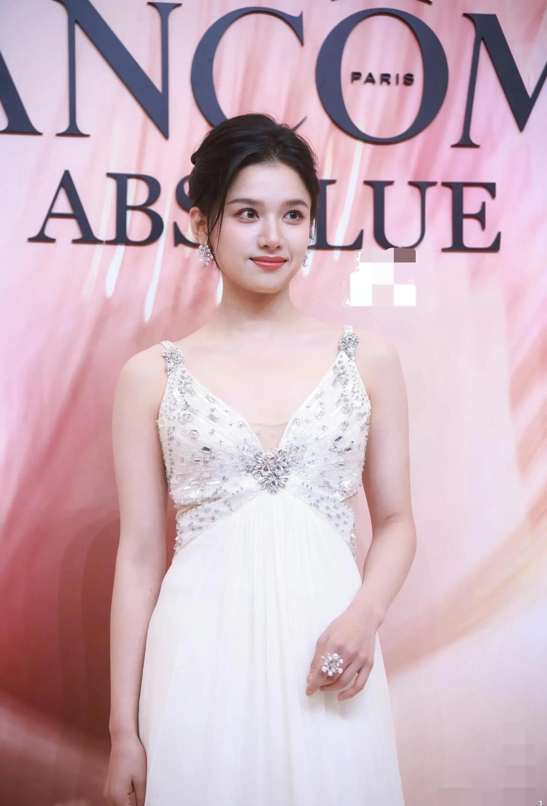On this night in Shanghai, Zhao Jinmai, Zhang Jingyi and Li Landi, it ...