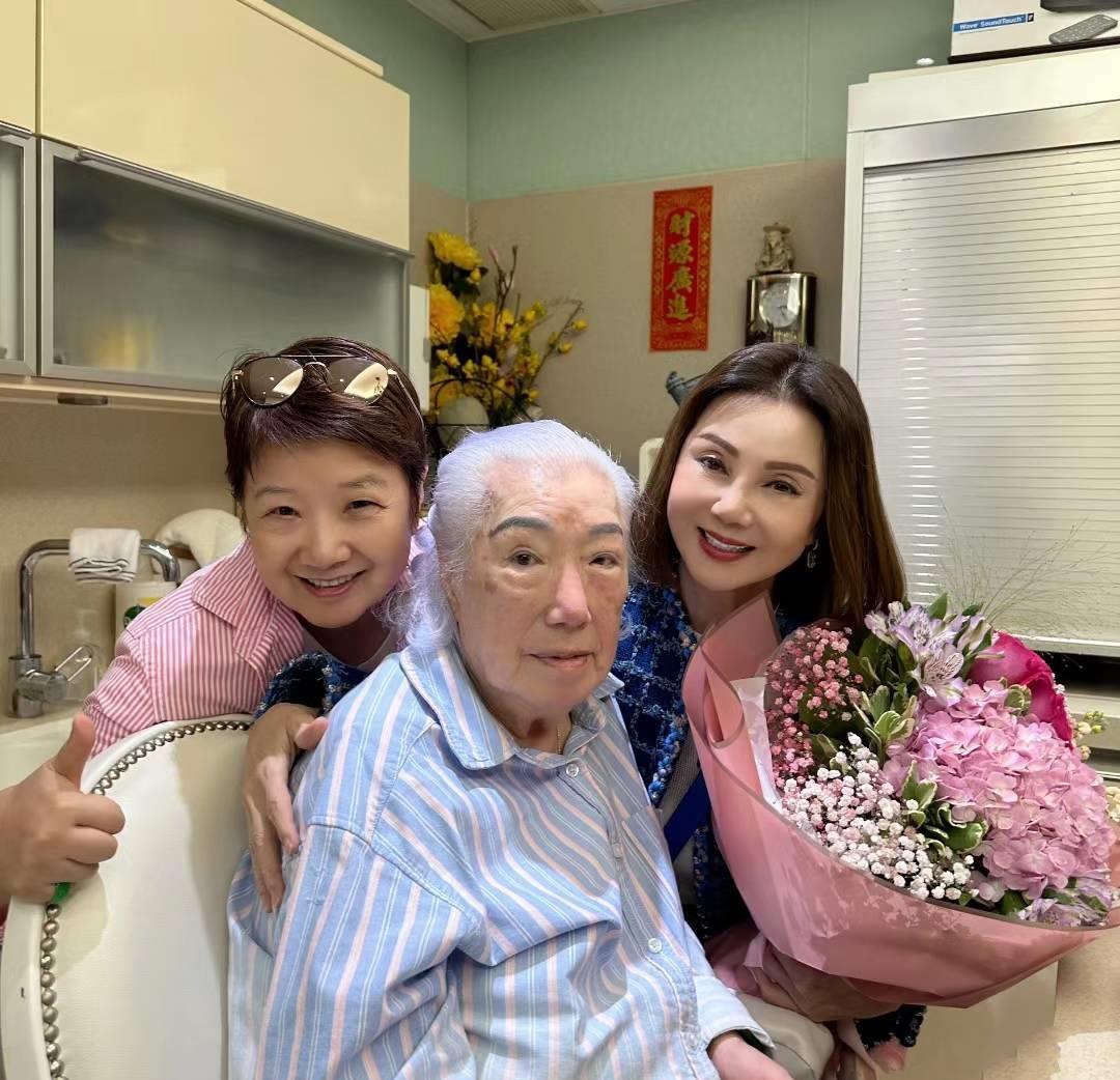 Recent photos of 98-year-old Yu Po Chu were exposed, with a glowing ...