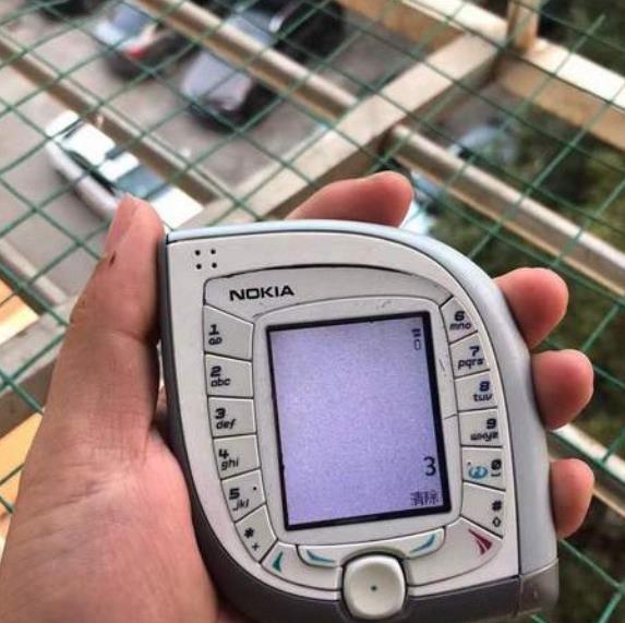 Looking back at the classics: the “alien” mobile phone design from more ...