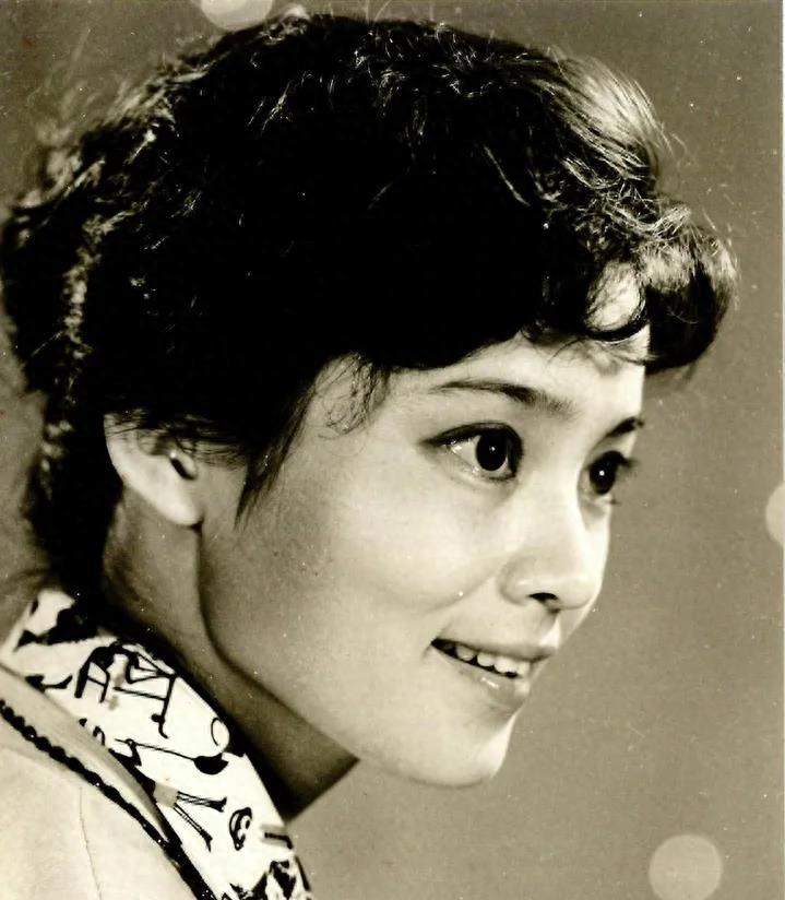 Is Pan Hong, who is old and fierce, considered a top beauty in the ...