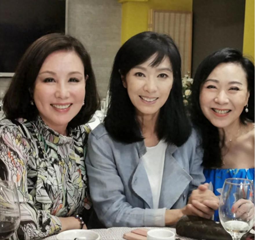 "Huang Rong" Wei Qiuhua turns out to be a star-studded 65th birthday ...