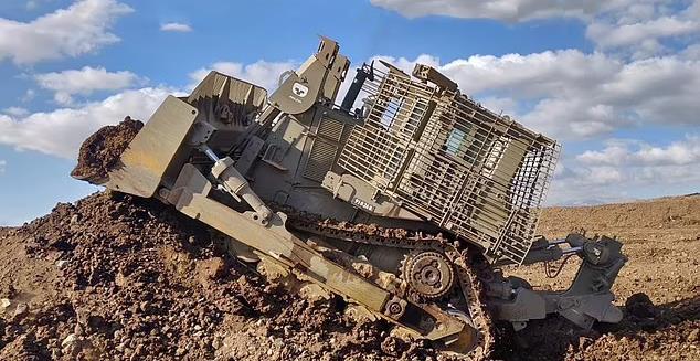The Israeli army will send the world's most powerful armored bulldozers ...