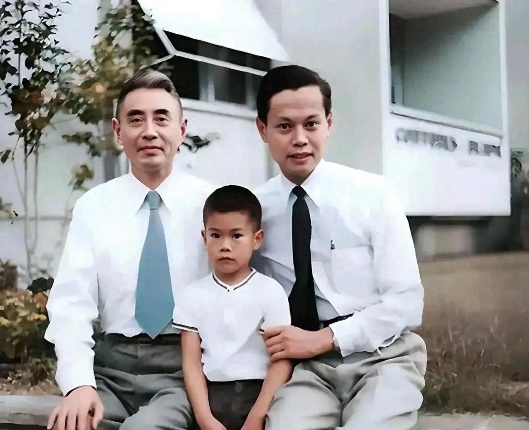 This is Yang Zhenning, his father Yang Wuzhi and his son, taking a ...