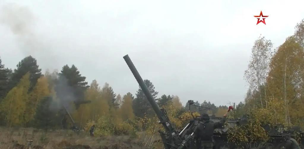 The ace of the Russian artillery, the laser-guided shell of the 2S4 ...