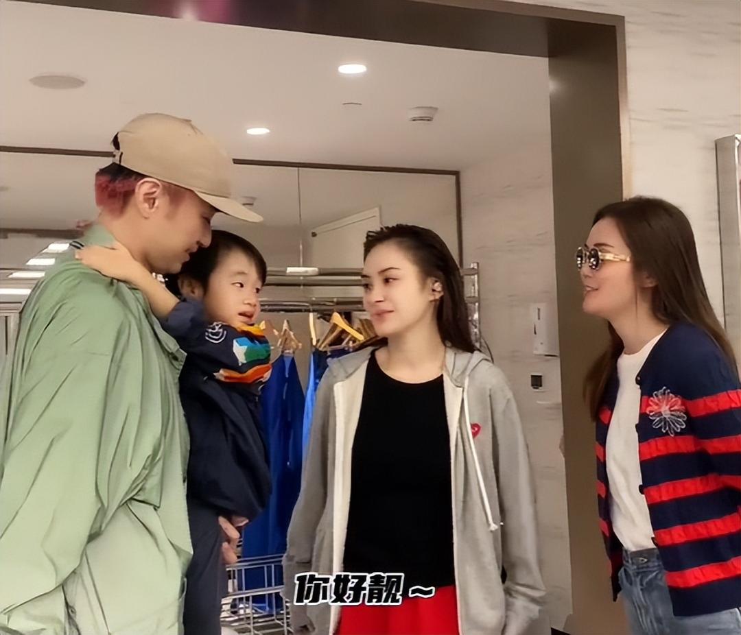 Gillian and Ah Sa wore no makeup, and were praised by Leo Ku's son for ...