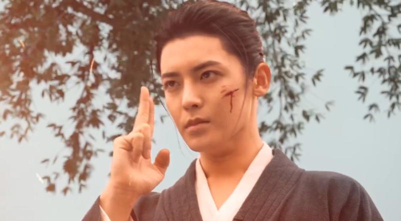 "Under the Stranger": Hou Minghao's face is as beautiful as a cartoon ...