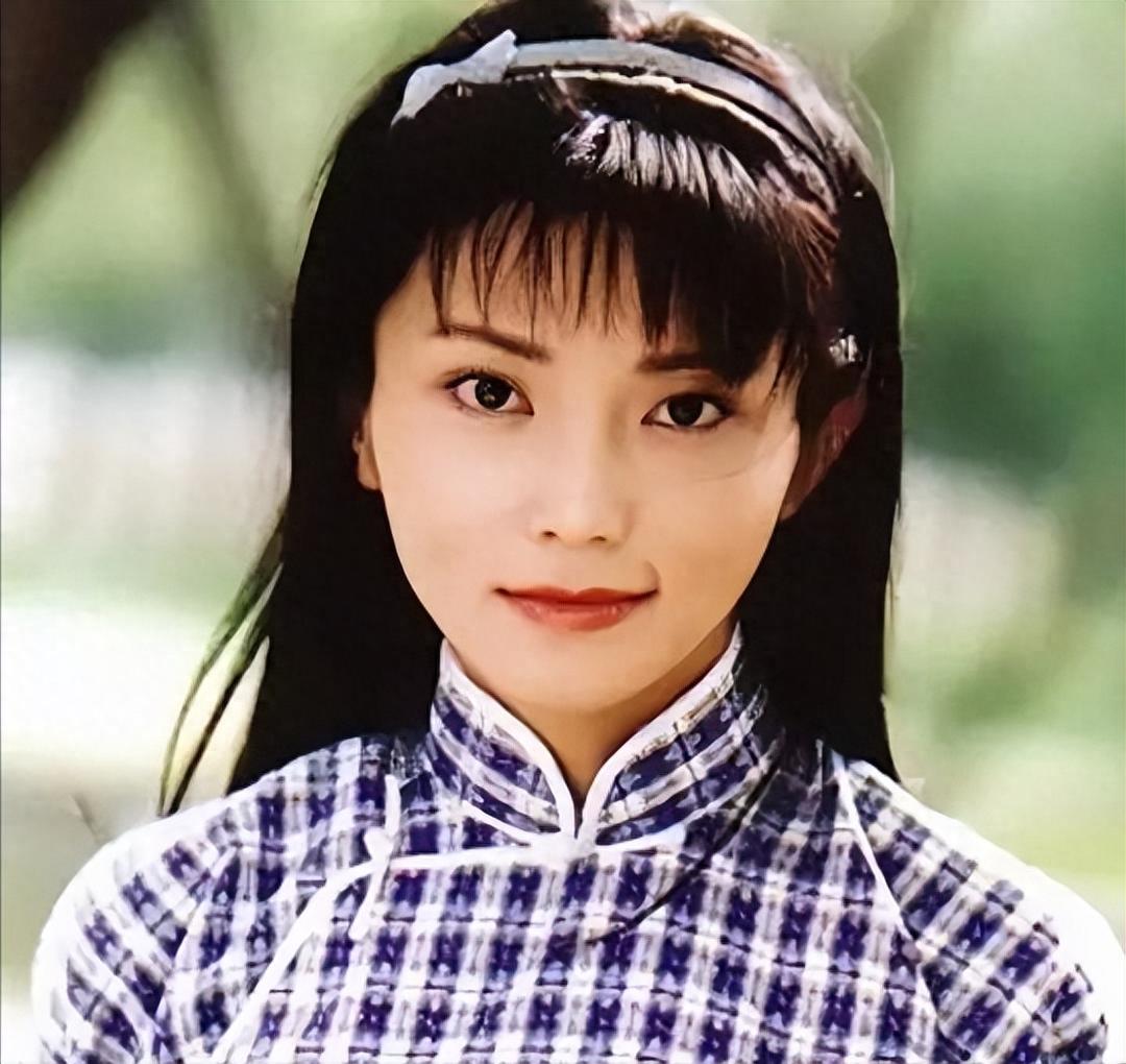 Looking at Li Yu 14 years later, he was buried in a wedding dress, her ...