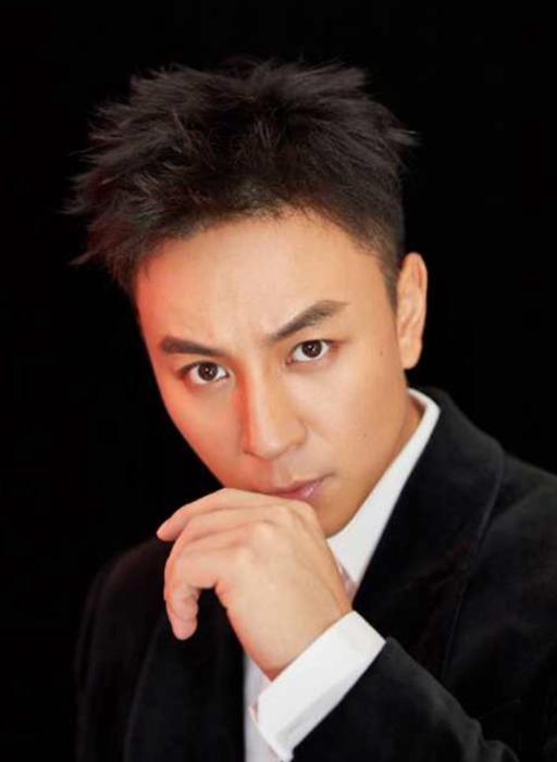 Shi Xiaolong, who learned martial arts at the age of 2, debuted at the ...