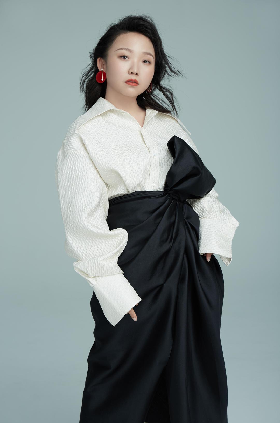 Li Jiaqi: From the confident queen to the introverted and transparent ...