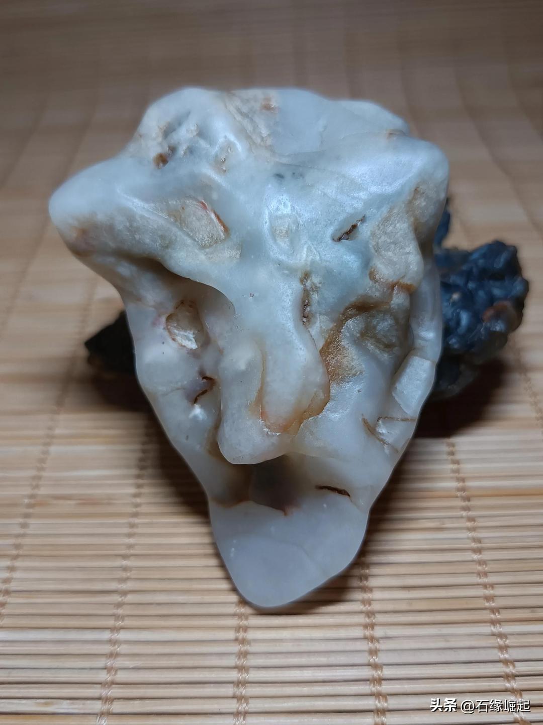 Why do I like to play with strange stones? This may be the answer I ...