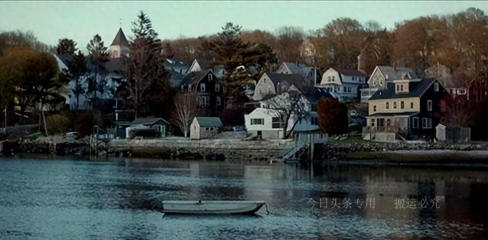 Lee Chandler's family suffered a change, and he fell into addiction! In ...