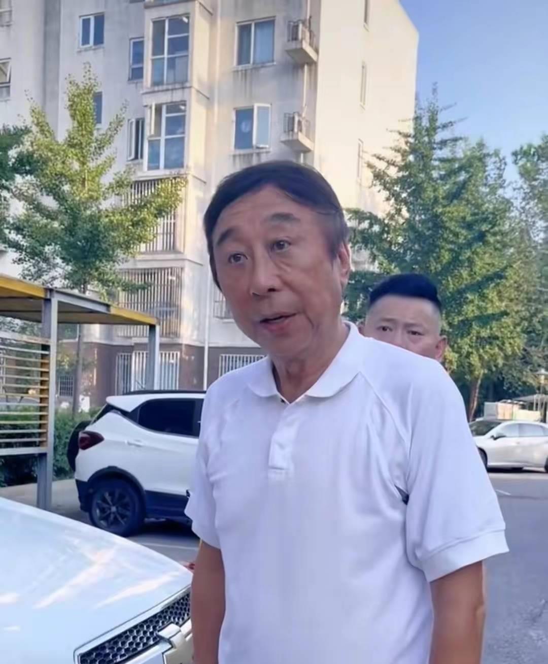 The 65-year-old actor Feng Gong caused concern when he appeared. He was walking with a limp and ...