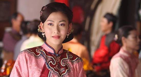 I recognized "Ellie" but didn't notice Zhao Liying. This drama is ...