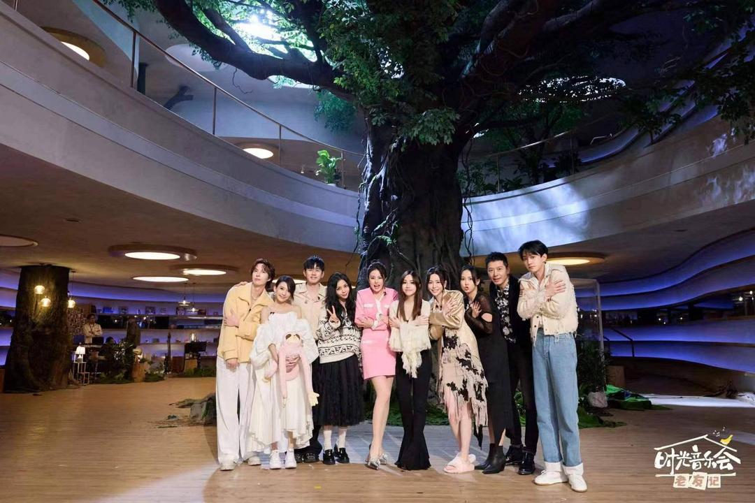 "Time Concert·Friends" GEM Deng Ziqi's first song "Who Have You Become ...