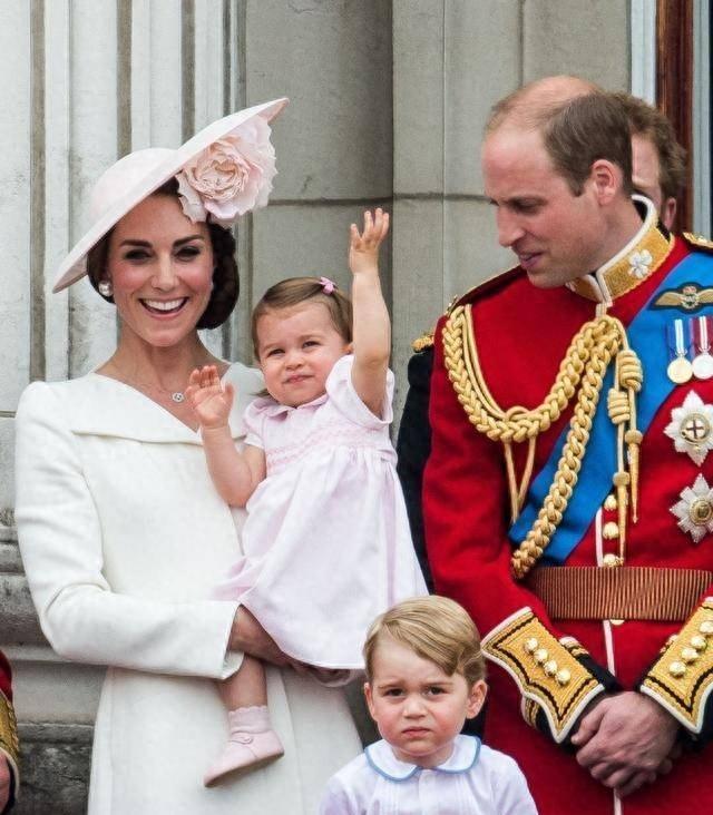 Princess Charlotte changes drastically at the age of 8: tall and long ...
