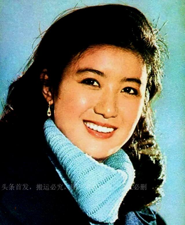 CCTV Spring Festival Gala host Li Xiaobin: She is a smash hit and has ...
