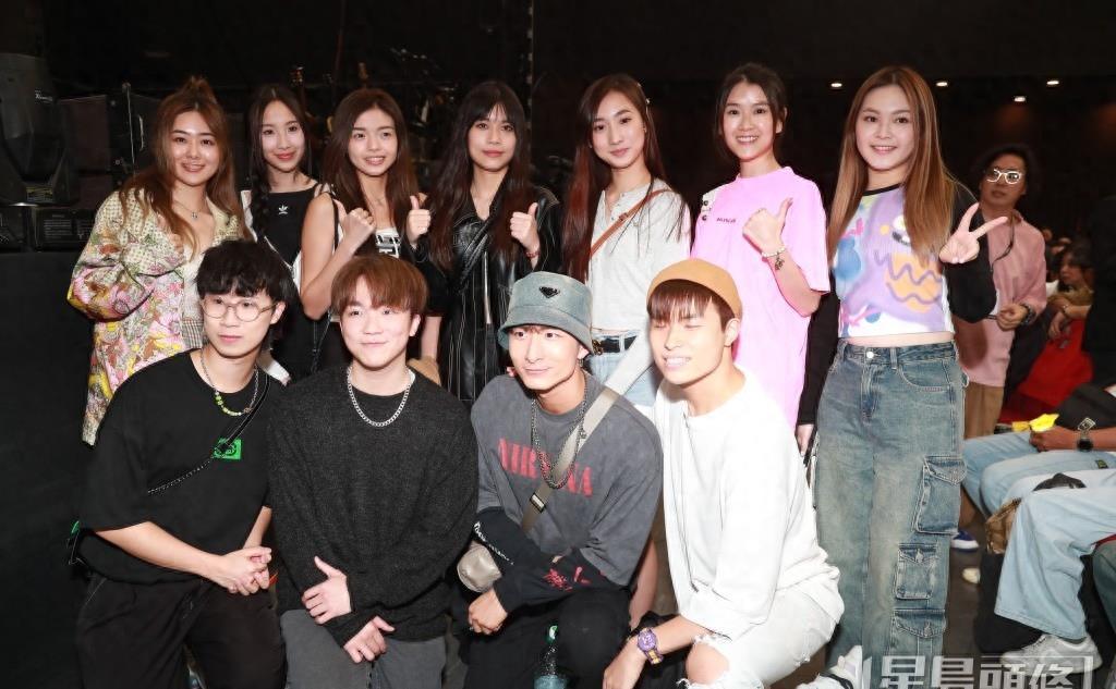 Hong Kong's 18-year-old diva holds her first concert! Gigi Leung ...